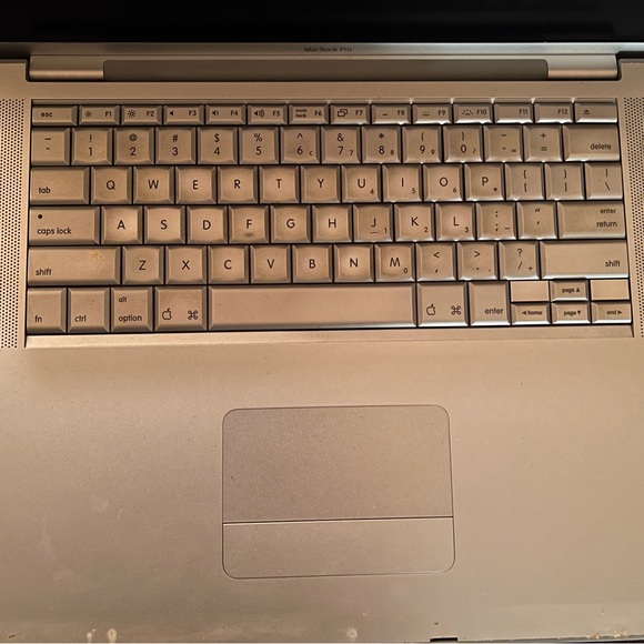 Apple | Computers, Laptops & Parts | Vintage Macbook Pro 207 Or 2008 ...